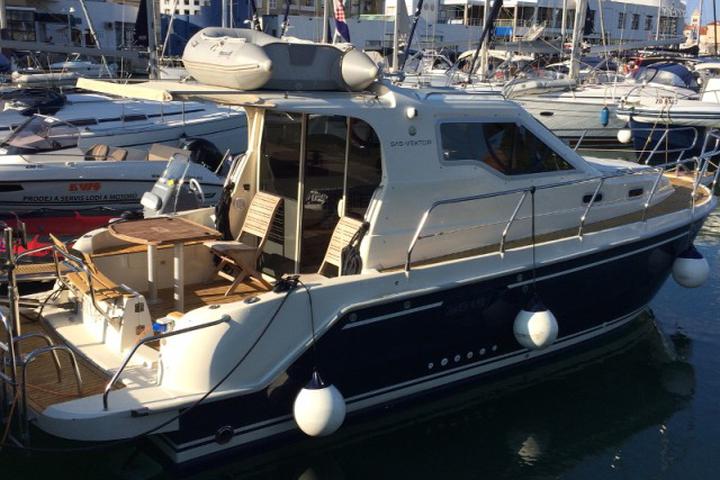 Najem jadrnic motorni čoln Vektor 950 (Tina), Zadar, Hrvaška